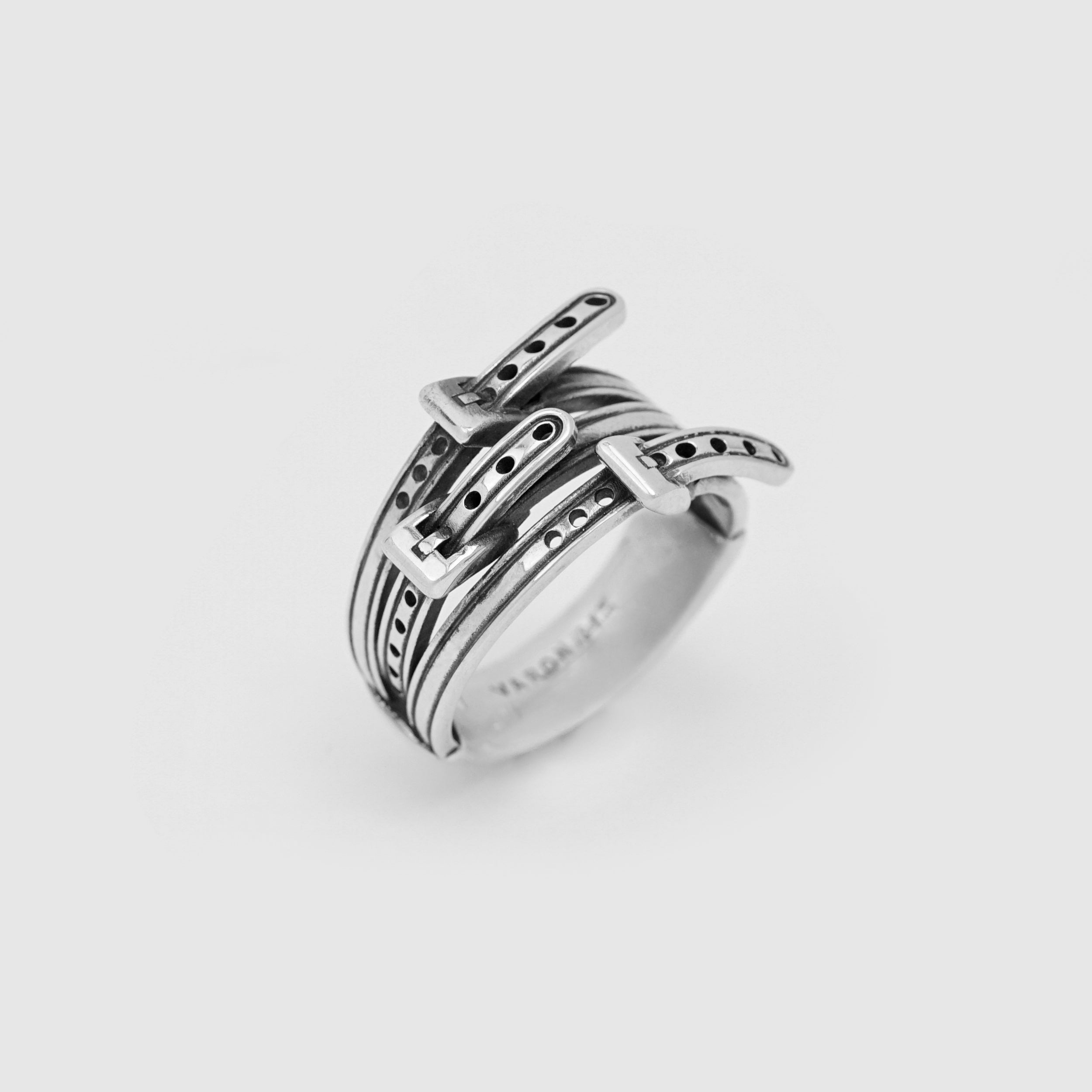 Rodeo Ring – Varon Official